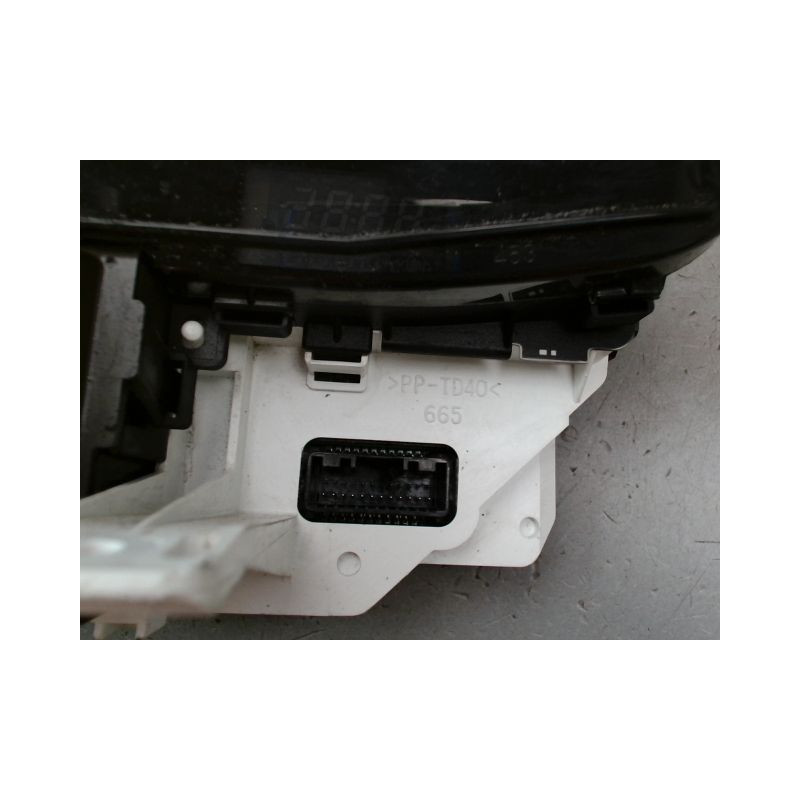 BLOC COMPTEURS TOYOTA YARIS II Phase 1 2005-2009