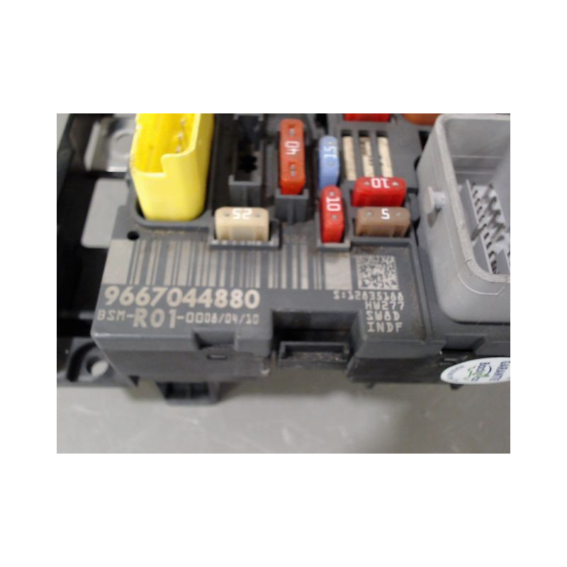BOITE A FUSIBLES CITROEN C4