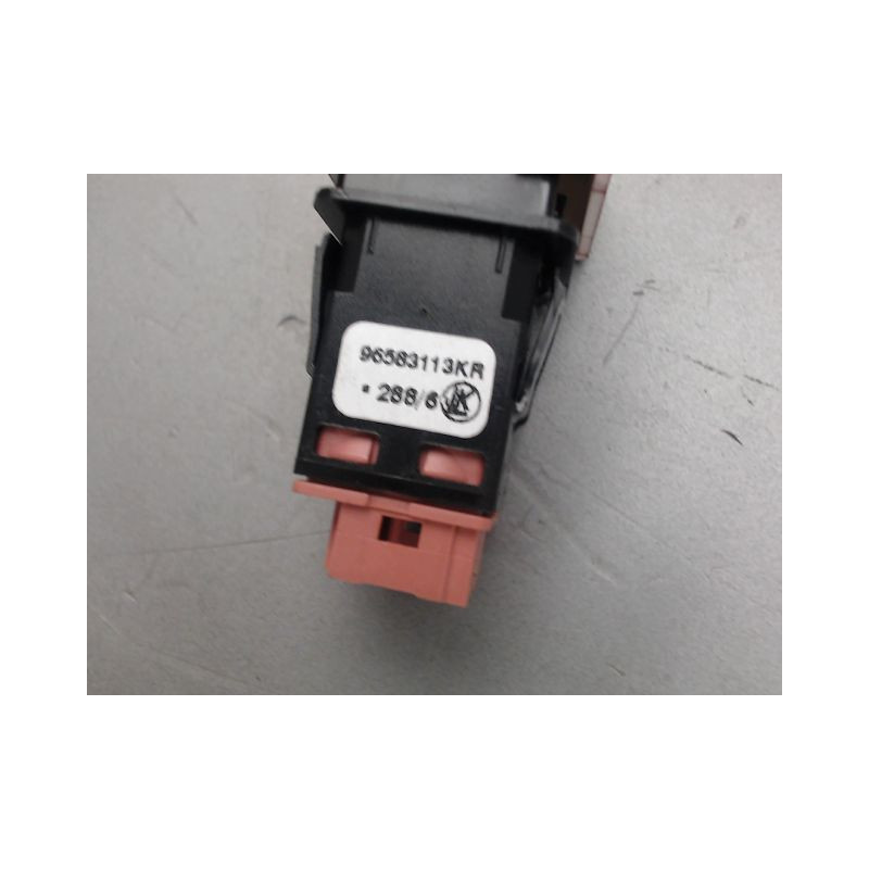 BOUTON DE WARNING PEUGEOT PARTNER