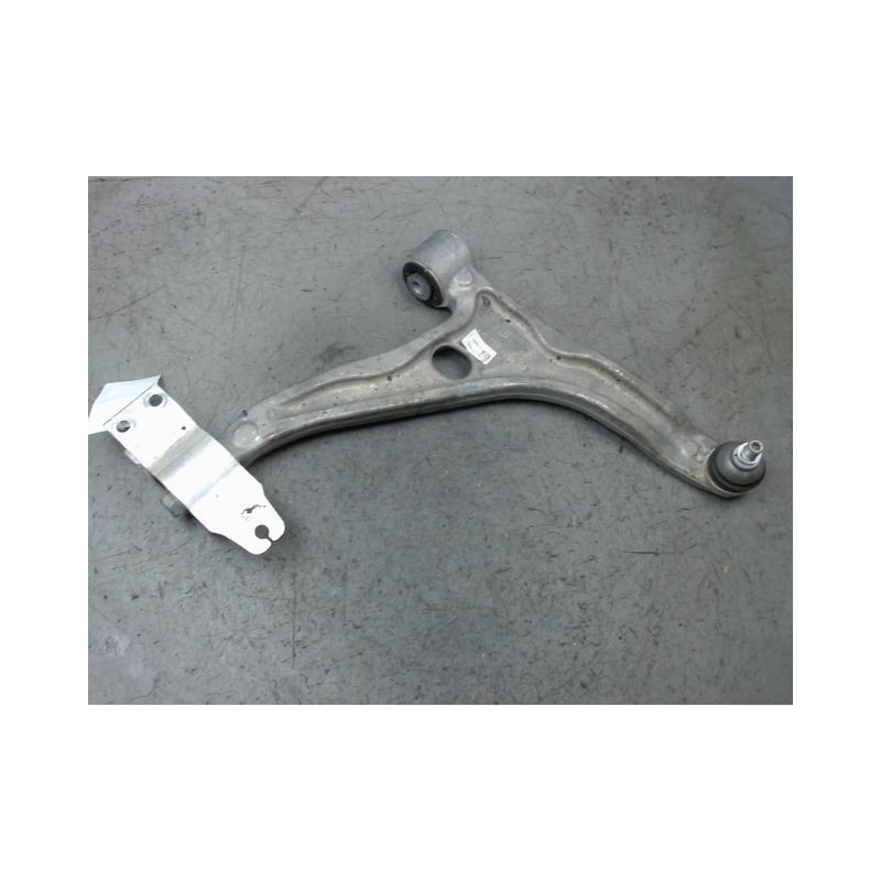 TRIANGLE INFERIEUR AVANT DROIT MERCEDES CLASSE A