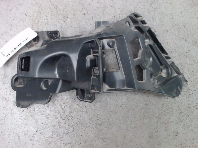 SUPPORT DROIT PARE-CHOC ARRIERE RENAULT CLIO