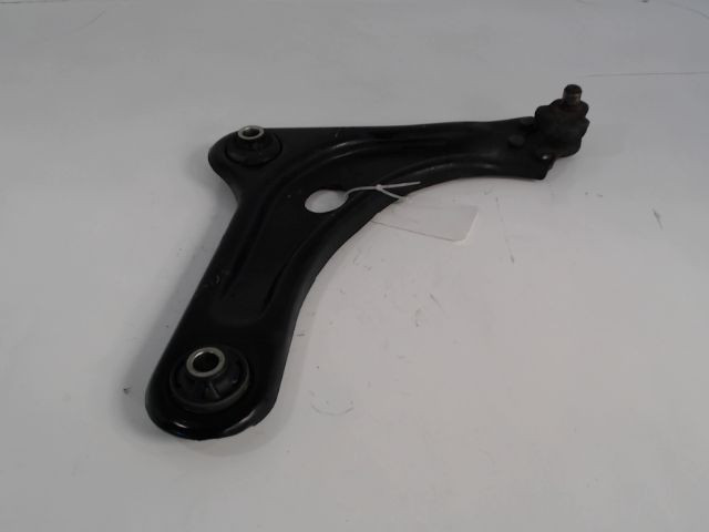 TRIANGLE INFERIEUR AVANT DROIT PEUGEOT 208