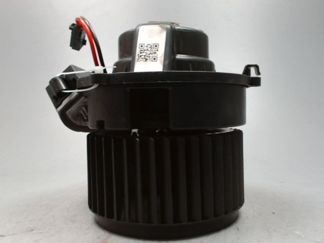 MOTEUR VENTILATEUR CHAUFFAGE B.M.W. I3